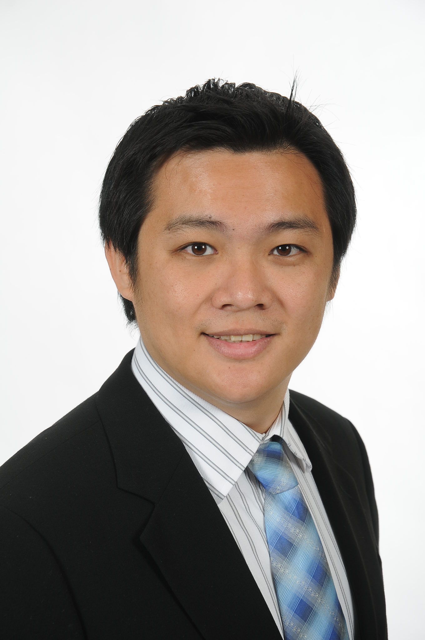 Moon of Taj & 104 Years Old Grandmother Who Owns A Successful Breakfast Chain! – Dropout Dudes